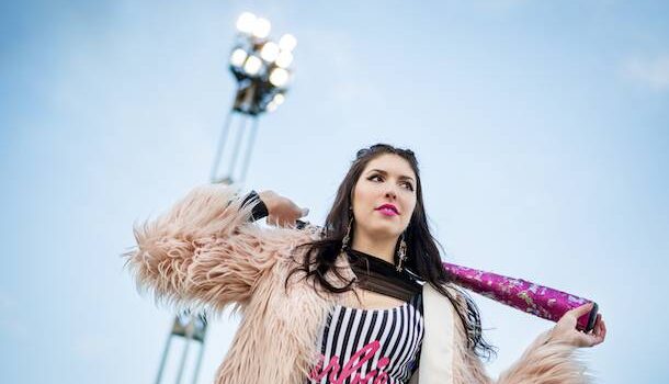 «Dans la peau de...» Charlène Blanchette, chanteuse pop rose bonbon (et ...